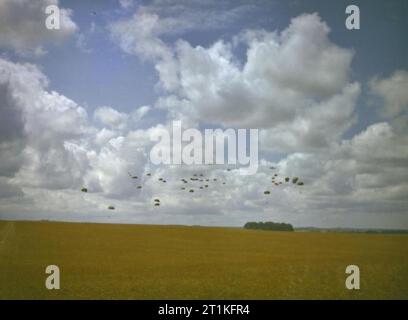 Paratroop Training in Britain, October 1942 Paratroops on parade ...