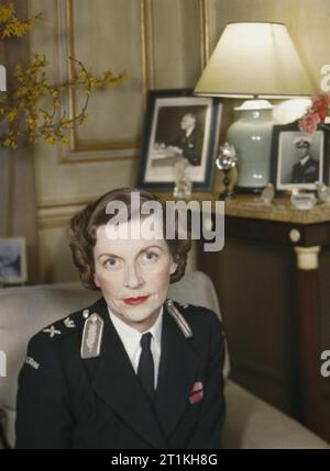 Women at War 1939-1945 Nursing: Close-up of Lady Mountbatten, wearing ...