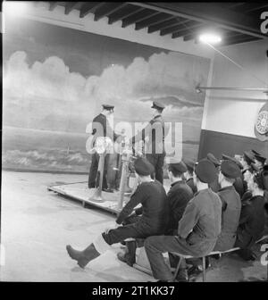 EX-POSTMAN DELIVERS THE GUNS: MERCHANT NAVY TRAINING IN BRITAIN, 1942 ...