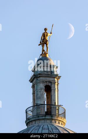 Statue on the top of the Rhode Island state capitol Stock Photo - Alamy