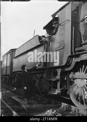 MIDDLE EAST SERGEANT'S WIFE DOES SIGNALMAN'S JOB: LIFE AS A RAILWAY ...
