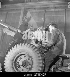 BIRTH OF A GUN: THE PRODUCTION OF A 25 POUNDER FIELD GUN, 1942 - A ...