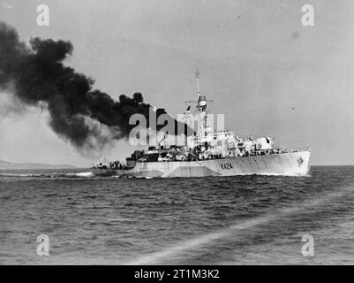 HMS LOCH ACHANALT - Underway, coastal waters Loch Achanalt Stock Photo ...