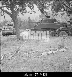 Sherman tanks of the 1st Nottinghamshire Yeomanry, 8th Armoured Brigade ...