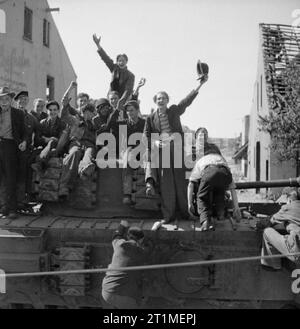 Former slave workers in Bremen welcomed British Churchill tanks ...
