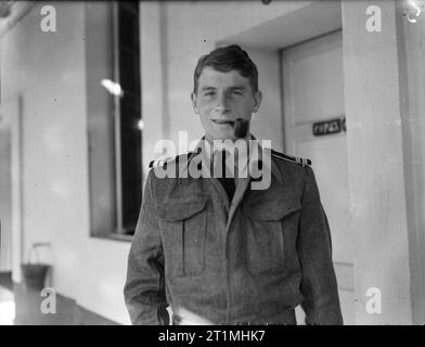 BRITISH SUBMARINES AND THEIR OFFICERS IN MALTA. 26, 27, AND 28 JANUARY ...