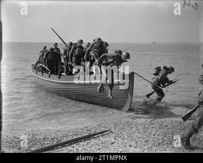 WW2 Royal Marines Landing party at sea Stock Photo - Alamy