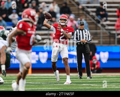 Rutgers quarterback Gavin Wimsatt throws a pass against Michigan State ...