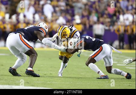 Auburn cornerback Jaylin Simpson (36) intercepts a pass intended for ...