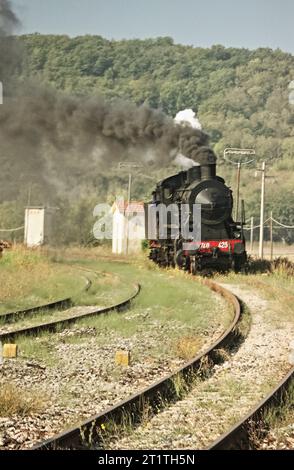 The historic train of the Val d'Orcia in Tuscany, Italy Stock Photo - Alamy