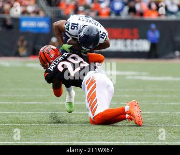 Cincinnati Bengals cornerback Cam Taylor-Britt (29) plays during an NFL ...