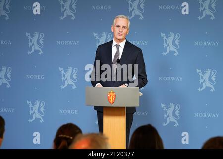 Oslo 20231016.The Norwegian Prime Minister Jonas Gahr Støre holds a ...