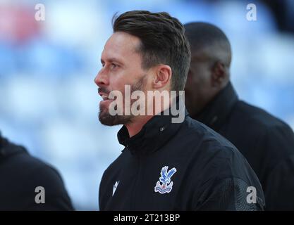 Paddy McCarthy manager of Crystal Palace U21 with his players ...