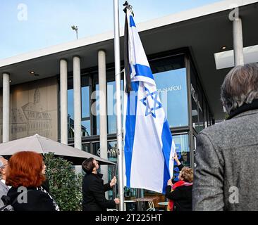 xpsx, Lokal Hanau Solidarität mit, Israel. 16th Oct, 2023. v.l. Isreal ...