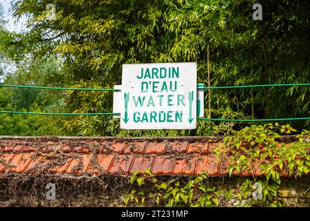 Direction sign to the Water Garden at Giverny, the garden of French ...