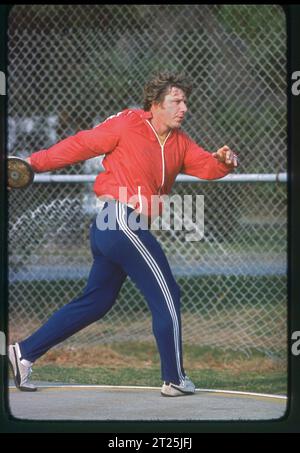 4 time Olympic gold medal winner Al Oerter at his day job as a computer ...