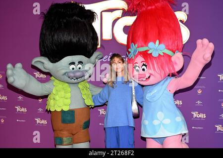 Carmen Kroll bei der Premiere des Anomationsfilms Trolls - Gemeinsam ...