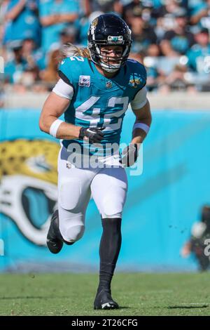 Jacksonville Jaguars safety Andrew Wingard (42) warms up on the field ...