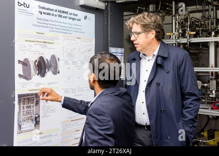 17 October 2023, Brandenburg, Cottbus: At the Hydrogen Research Center ...