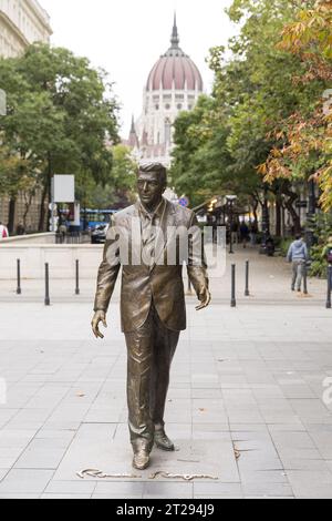 Memorial of Ronald Reagan visit to Budapest Stock Photo - Alamy