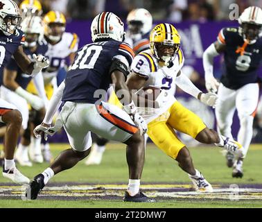 LSU Tigers wide receiver Kyren Lacy (2) tries to make a move on Auburn ...