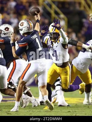 LSU linebacker Harold Perkins Jr. (40) lines up during an NCAA football ...