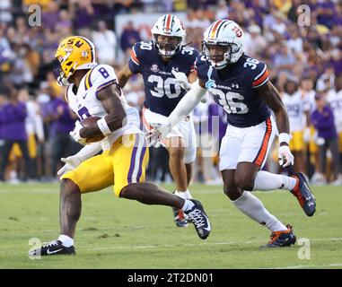Auburn cornerback Jaylin Simpson (36) intercepts a pass intended for ...