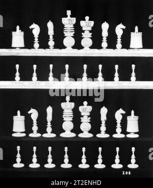 Chessmen (32) Chinese 19th century The European king and queen ...