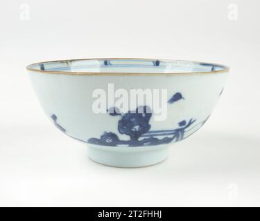Antique 18c. Chinese blue & white Nanking Cargo Plantain pattern ...