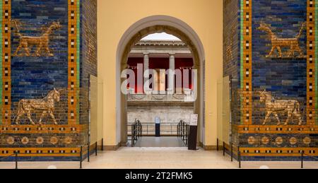 Entrance to the Ishtar Gate of Babylon, Pergamon Museum, Berlin ...