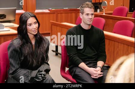 USA. Kim Kardashian meeting students, professors and Harvard businesses ...