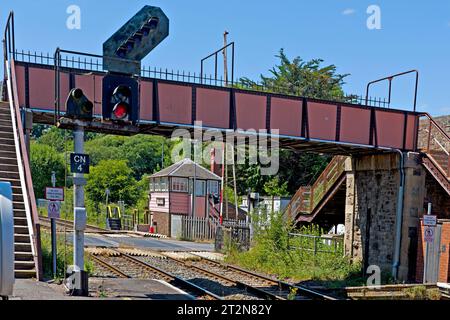 Crediton station, level crossing and signal box, Crediton, Devon Stock ...