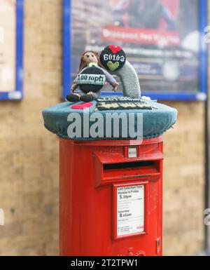 Knitted postbox decorations depicting the Flying Scotsman, train number ...