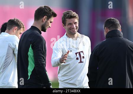 From left: Goalkeeper coach Sven Hoeh, goalkeeper Daniel Heuer ...