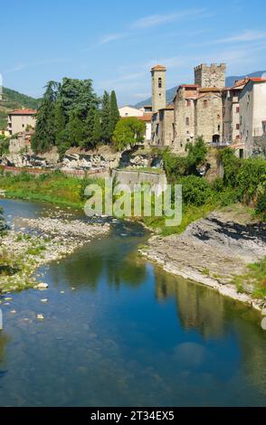 Country house in the Casentino, Tuscany Stock Photo - Alamy