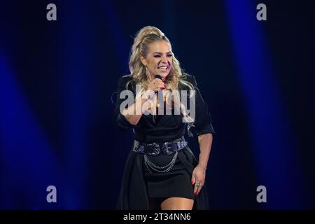 Marina MARX, Saengerin, Schlagersaengerin, Musikerin, singend, Gesang ...