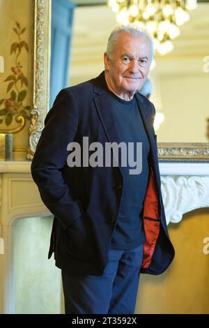 Singer Victor Manuel poses during the portrait session at the Palacio ...