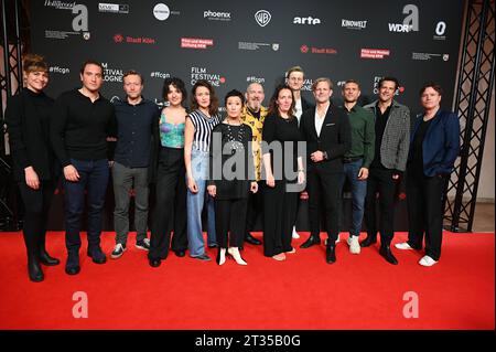 Cast und Crew mit u.a. Schauspielerin Franziska Hartmann, Regisseurin ...