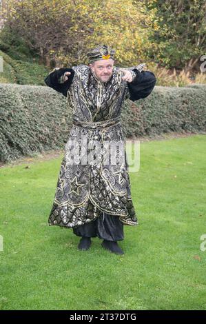 Tim Lucas, Cast of Aladdin pose for photos ahead of their production at ...