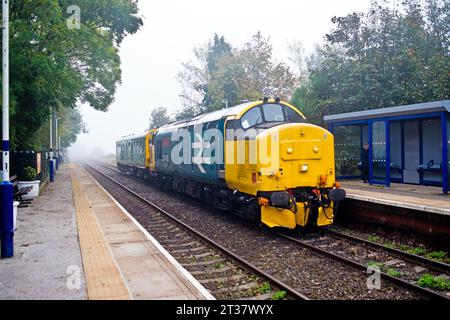 Class 37418 with inspection saloon Caroline at Poppleton railway ...