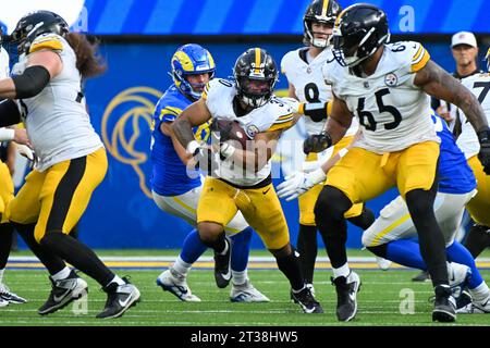 Pittsburgh Steelers running back Jaylen Warren (30) reacts after ...