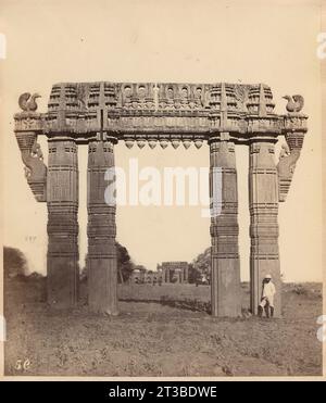 Kakatiya Kala Thoranam at Warangal Fort, Warangal, India Stock Photo ...