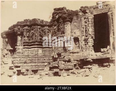 Ruins of Somnath Temple, Prabhas Patan, India Stock Photo - Alamy