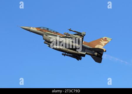 Israeli Air Force F-16D Barak taking off, armed Python-5 and Sidewinder ...
