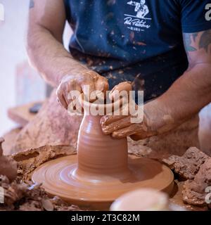 Olaria O Patalim, Patalim Pottery Factory, Rui Patalim, master potter ...