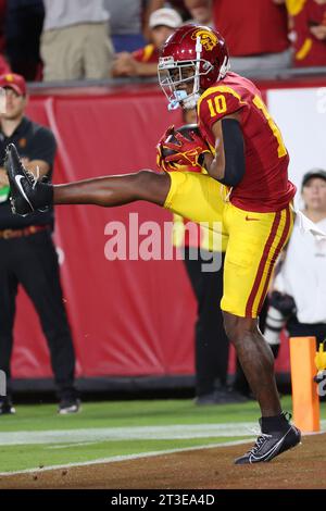 USC Trojans wide receiver Kyron Hudson (10) runs after the catch during ...