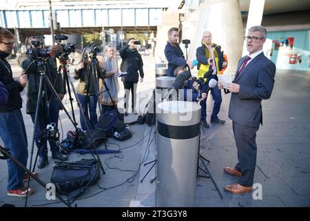 Athletes Bianca Williams and Ricardo Dos Santos walking to speak to the ...