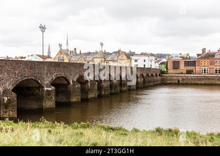 Barnstaple, Devon, UK, England, Barnstaple long bridge spanning the ...