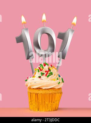 Birthday card number 101 - Cupcake with balloons Stock Photo - Alamy