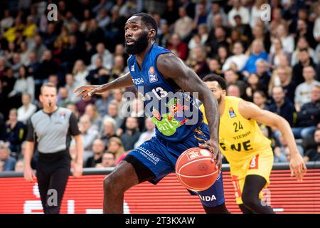 Oldenburg, Germany. 20th Oct, 2023. Basketball: Bundesliga, EWE Baskets ...